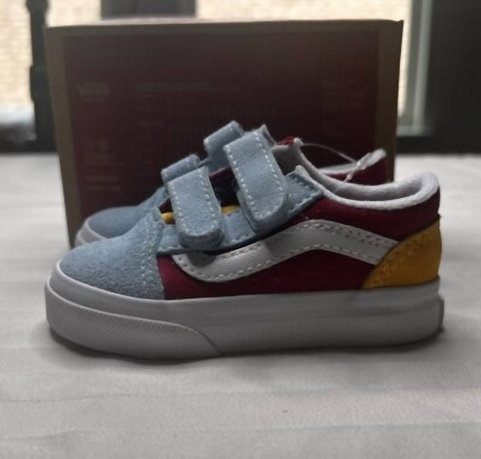 Vans - Boy's Old Skool V Shoes – Snagged & Bagged