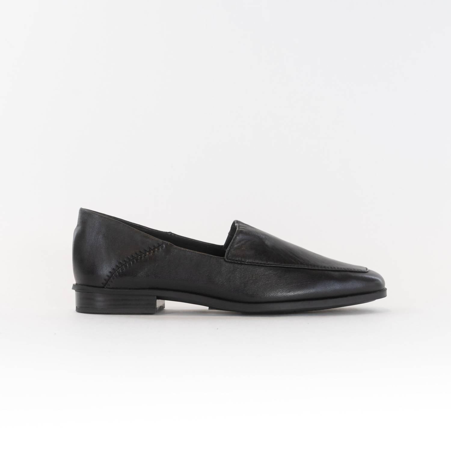 Clarks - Women’s Sarafyna Freva Loafers – Snagged & Bagged