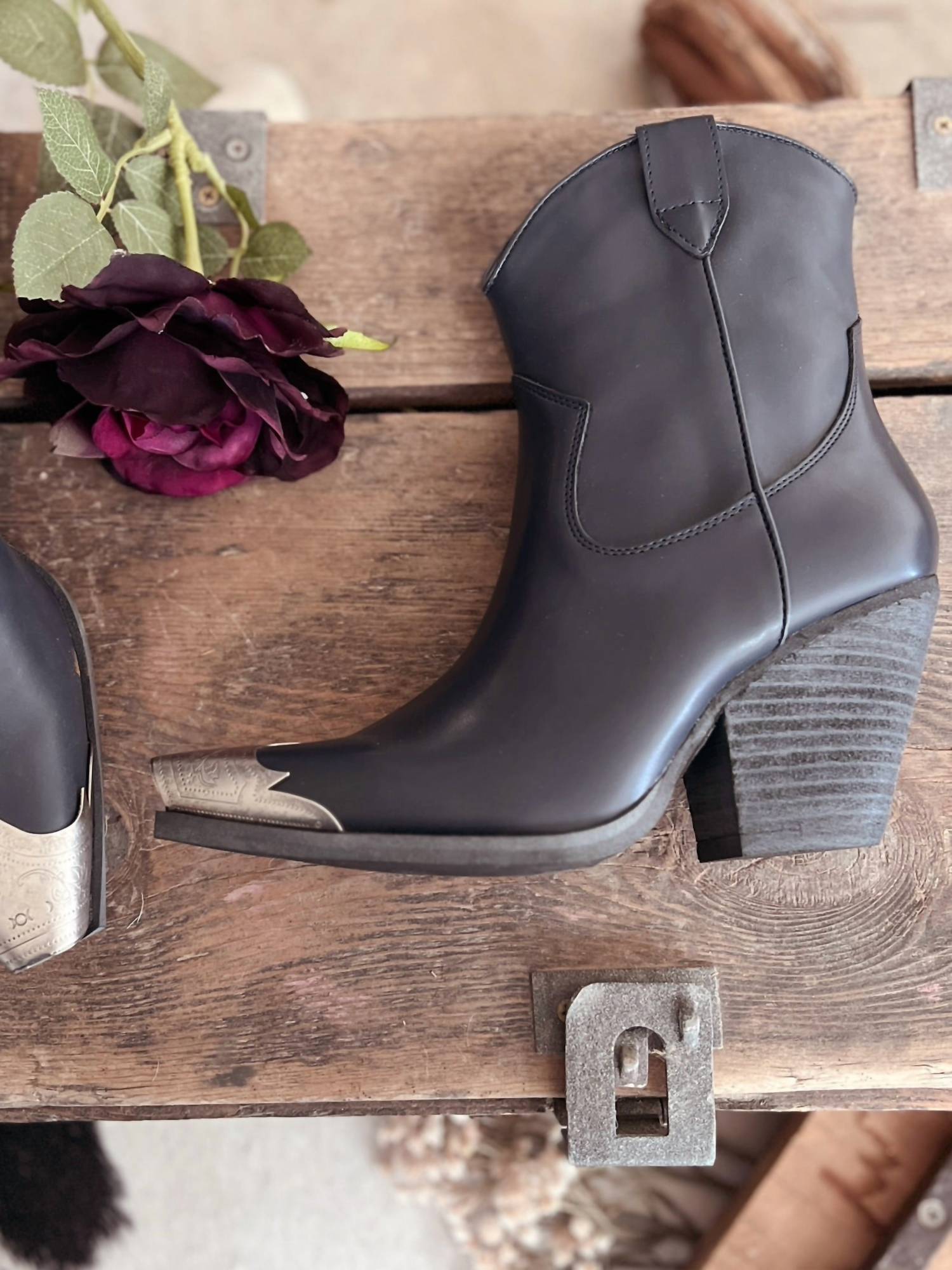 Miim - Women's The BB Boots – Snagged & Bagged