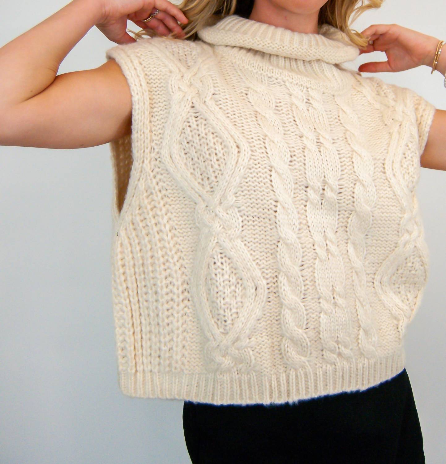 Cloud Ten - Sleeveless Cable Knit Sweater – Snagged & Bagged