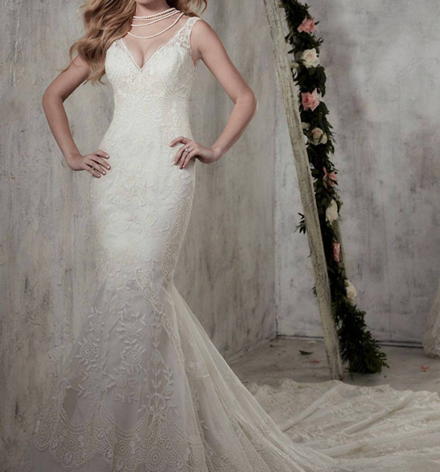 Royale Princess - Trumpet Silhouette Gown – Snagged & Bagged